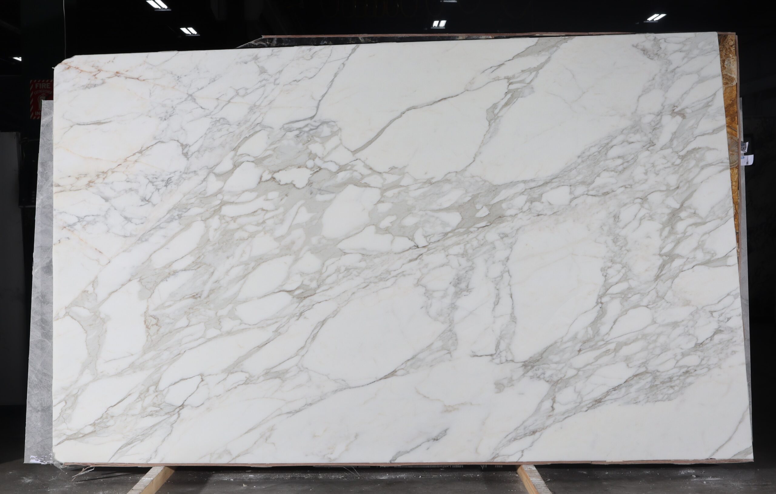 Calacatta Borghini – Everest Marble